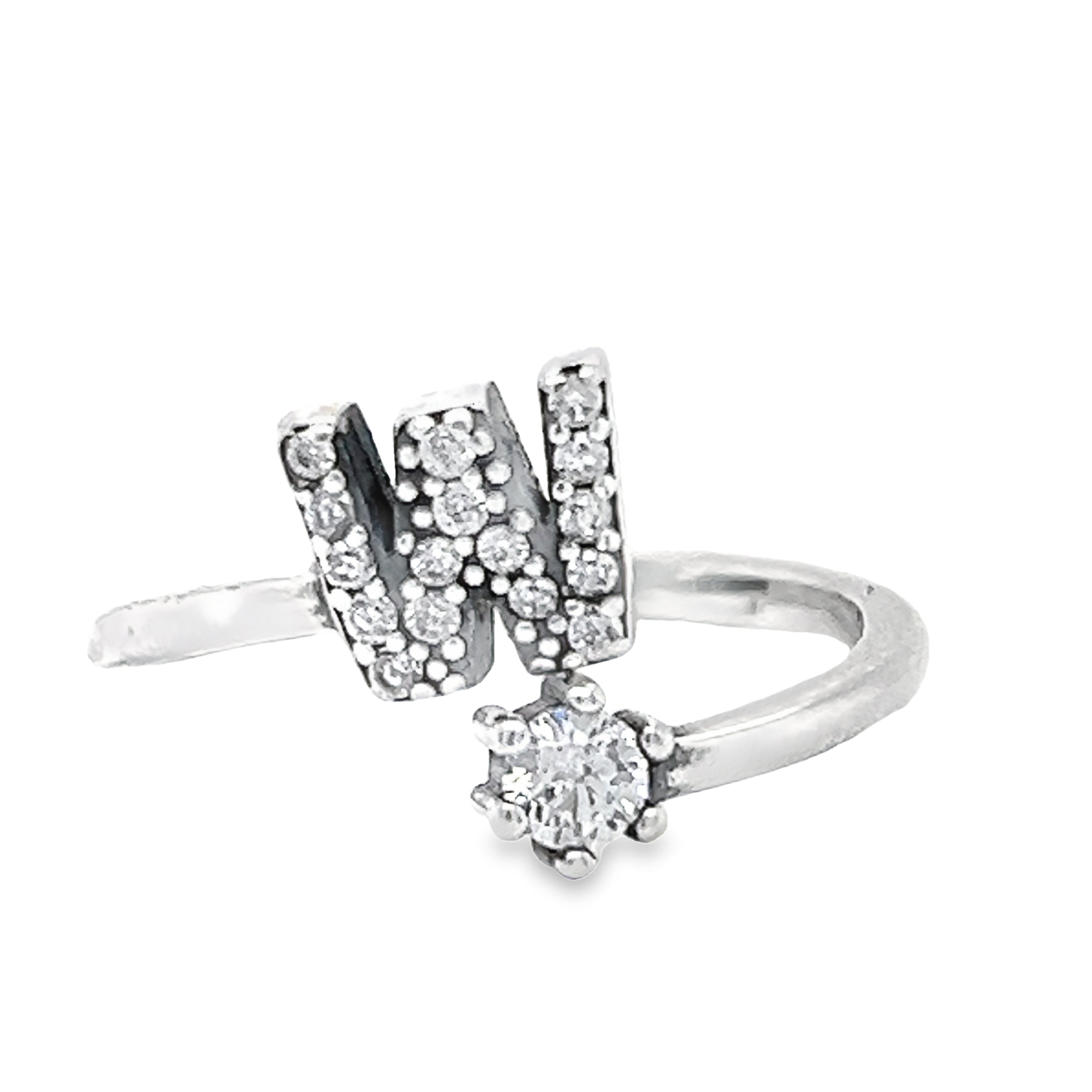 RW3 Letter W Ring – Silver Trending